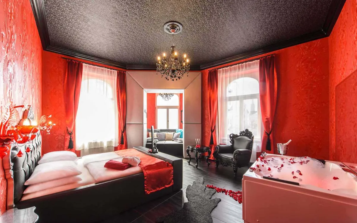 Liebes Hotel Viena, Secret Love Hotels